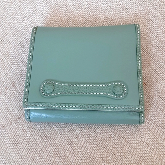 Levenger | Bags | Levenger Green Leather Womens Wallet | Poshmark